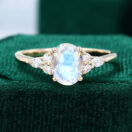 Moonstone vs. Rainbow Moonstone: The Difference and Similarities ...