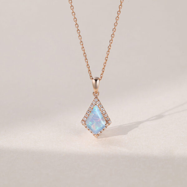 Red Gemstones: Most Popular Red Precious and Semi Precious Stones | MollyJewelryUS