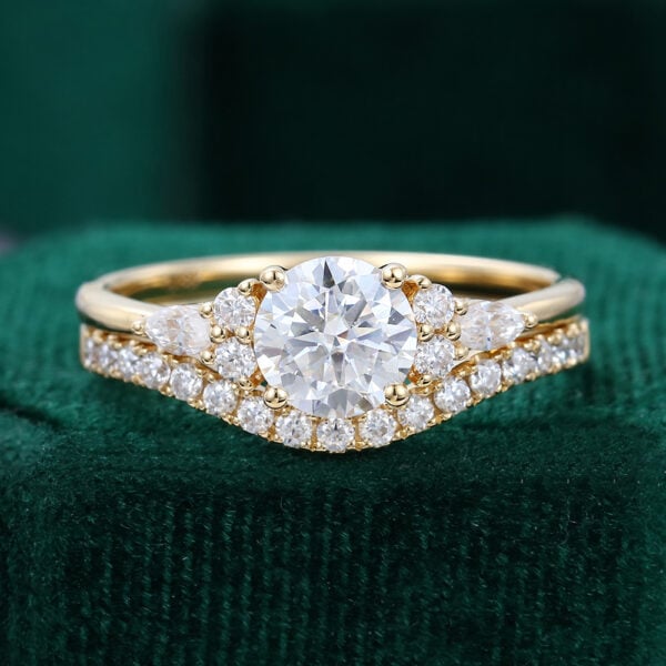 Round Cut Moissanite Vintage Bridal Ring Set - MollyJewelryUS