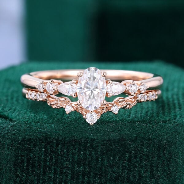 Oval Cut Moissanite Bridal Ring Set with Leaf Anniversary Band | MollyJewelryUS