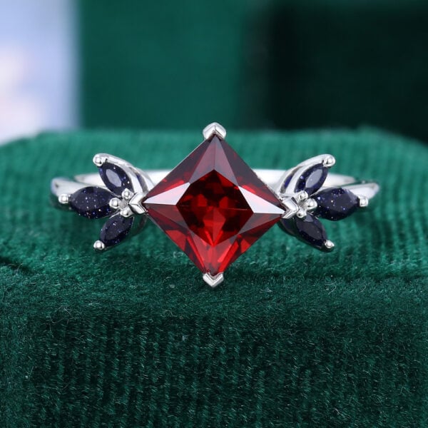 What Is January Birthstone? All You Need To Know - MollyJewelryUS