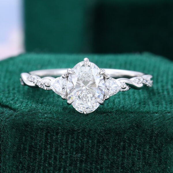 White Gemstones: 20 Most Popular White Precious & Semi Precious Stones