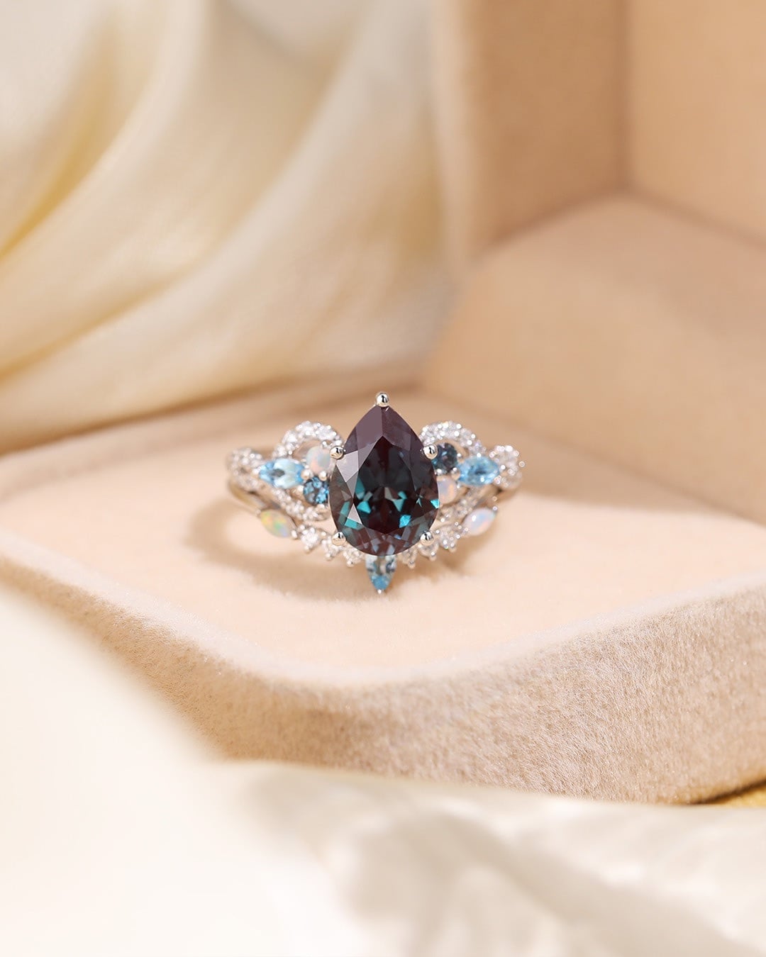 The Ultimate Buying Guide for Alexandrite Rings in 2026 | MollyJewelryUS